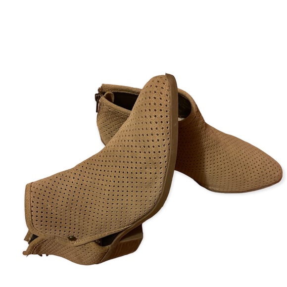 Adam Tucker | Shoes | Adam Tucker By Me Too 8 Booties | Poshmark